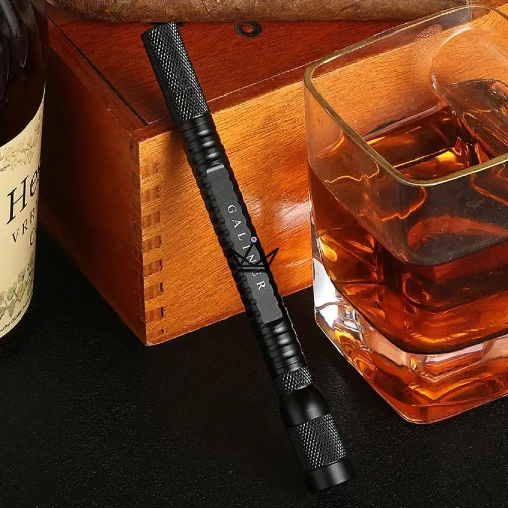 Draw: Cigar punch and needle for a perfect draw – Atelier Atypique